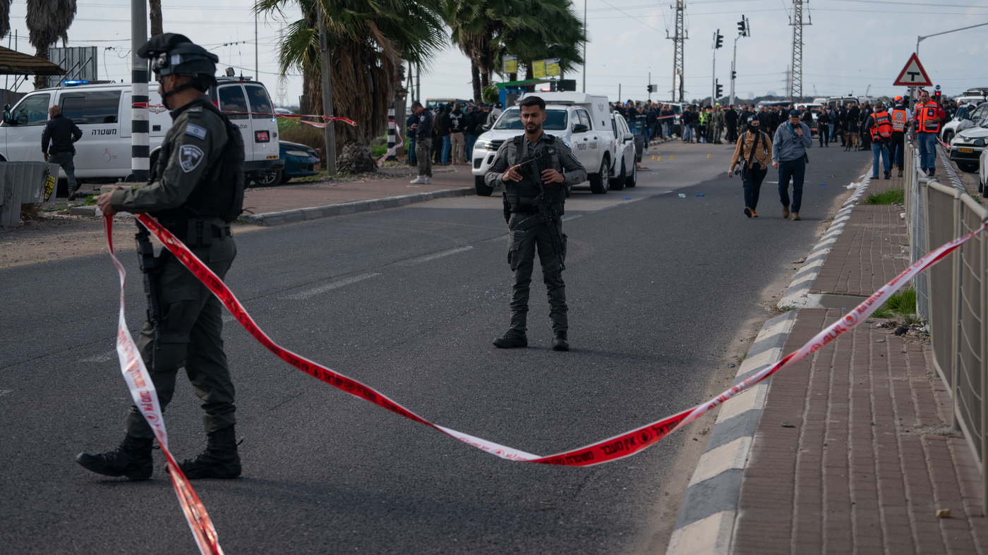 Scenes from Israel, Gaza and Lebanon as Israeli airstrikes expand in ...