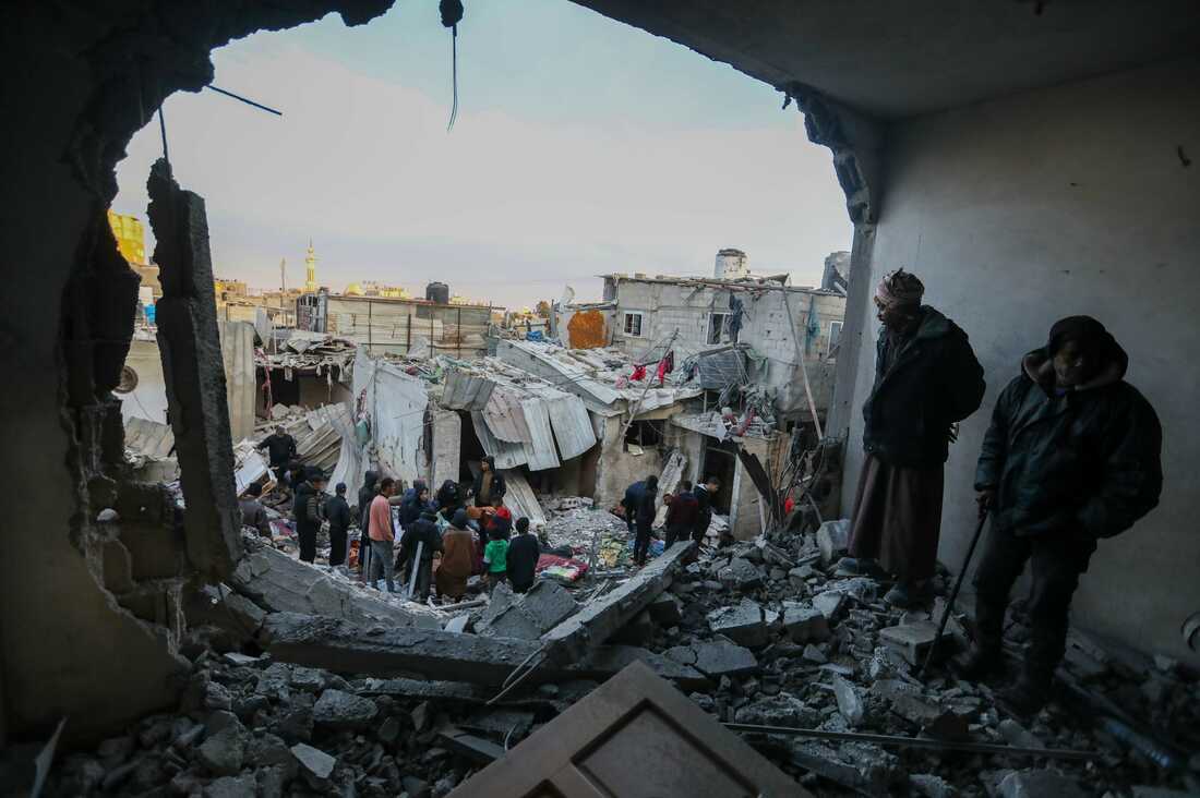 Scenes from Israel, Gaza and Lebanon as Israeli airstrikes expand in ...