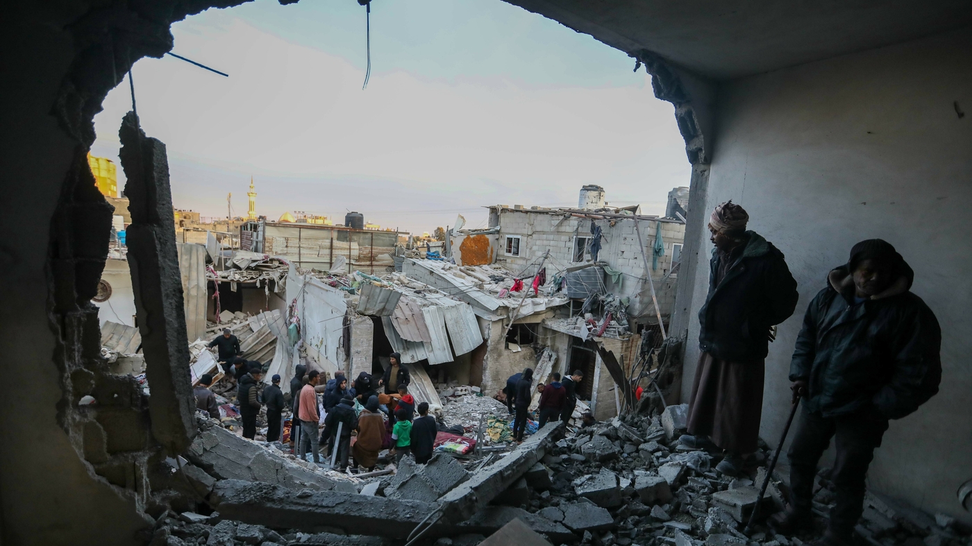 Scenes from Israel, Gaza and Lebanon as Israeli airstrikes expand in ...