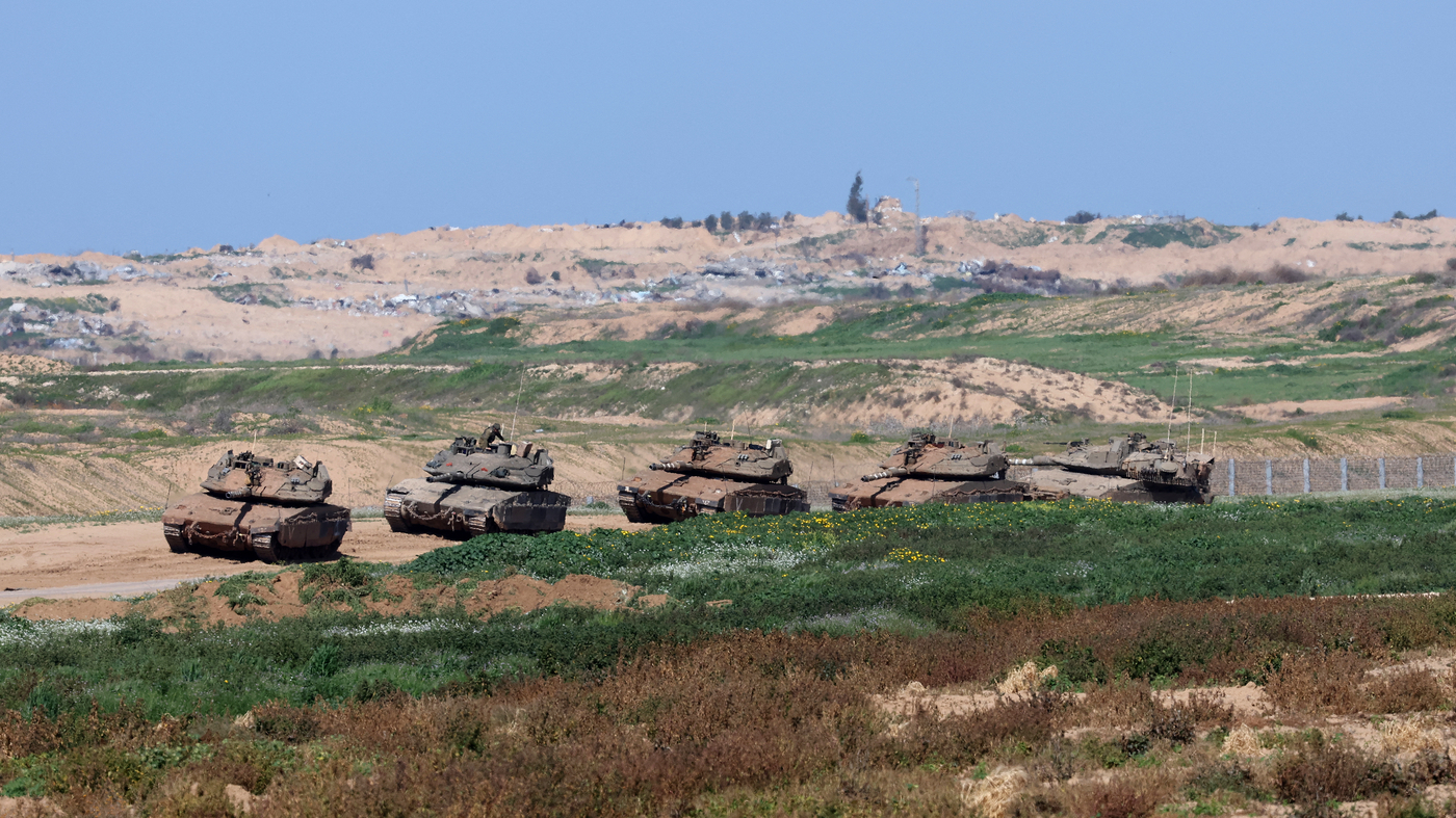 Scenes from Israel, Gaza and Lebanon as Israeli airstrikes expand in ...