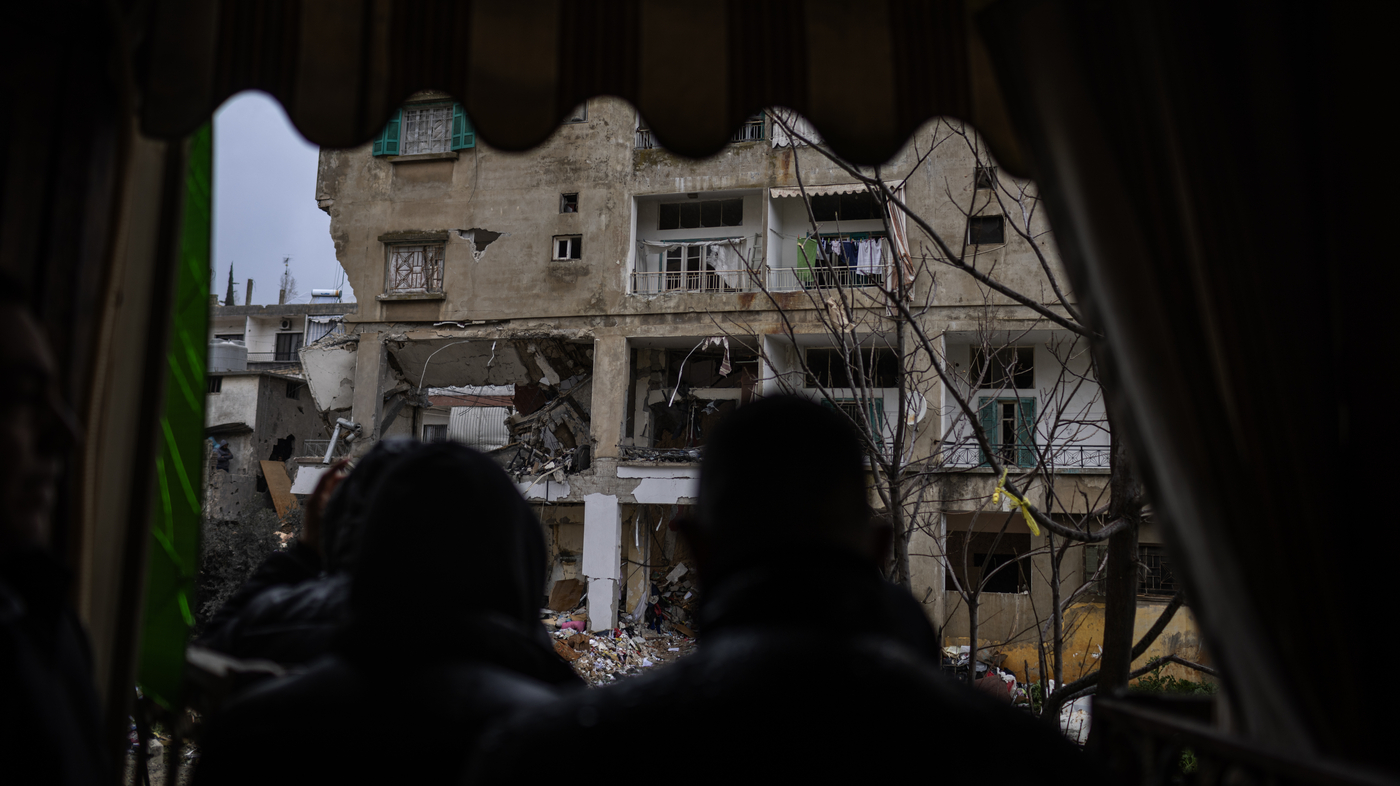 Scenes from Israel, Gaza and Lebanon as Israeli airstrikes expand in ...