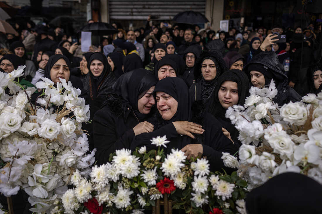 Scenes from Israel, Gaza and Lebanon as Israeli airstrikes expand in ...