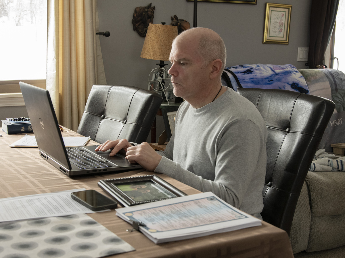 A widower joins with nurses to push for hospital staffing rules : Shots ...