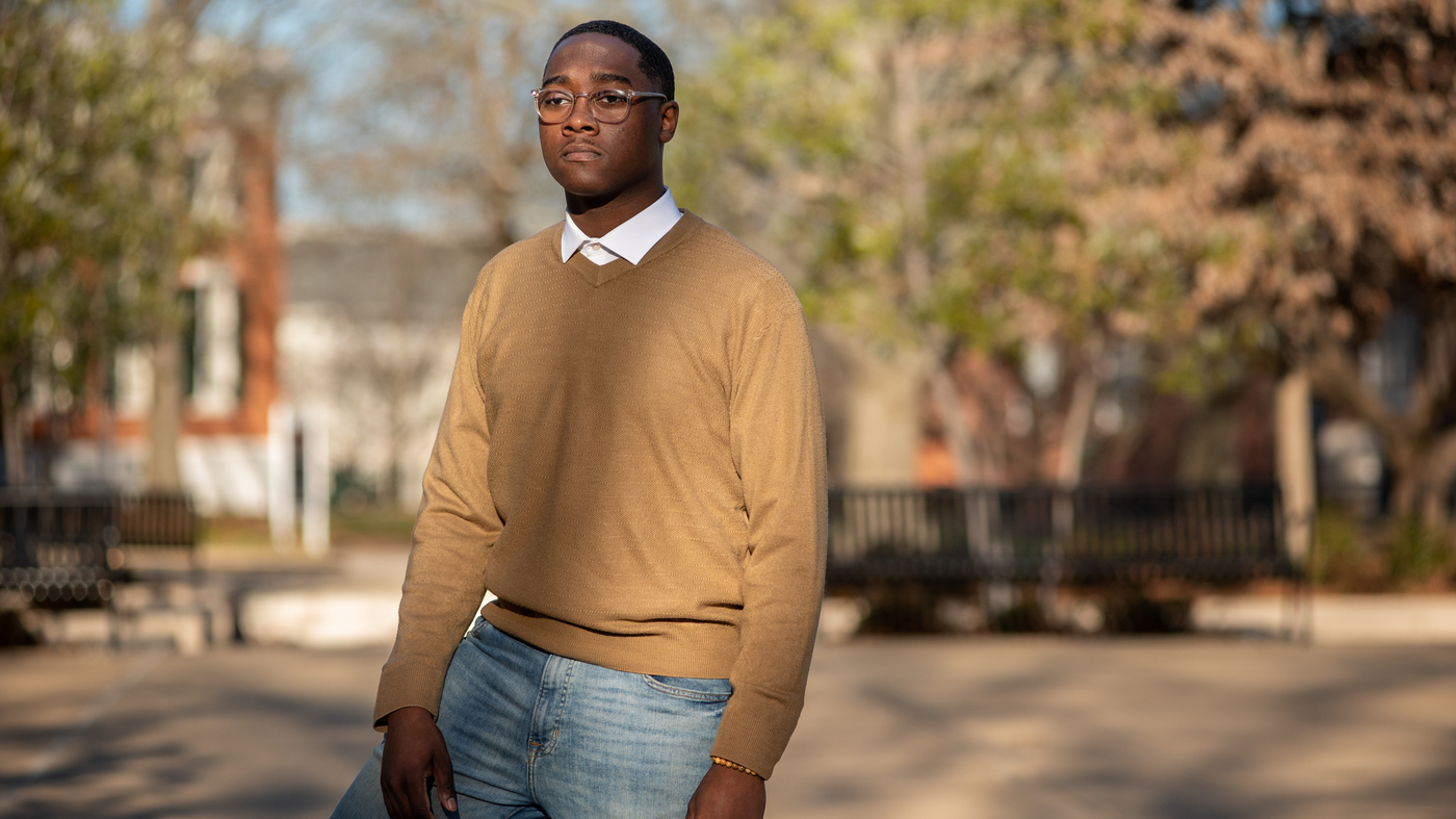 Ole Miss students meet members of the school's Black Student Union from 1970 : NPR