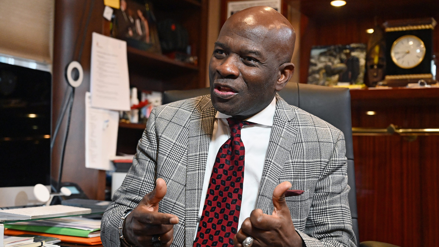 The Baltimore Sun's new conservative owners are changing it. Here's how ...