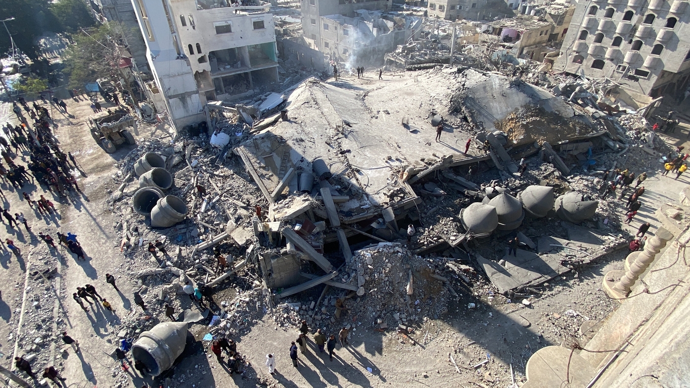 Scenes from Israel, Gaza and Lebanon as talks for a pause in fighting ...