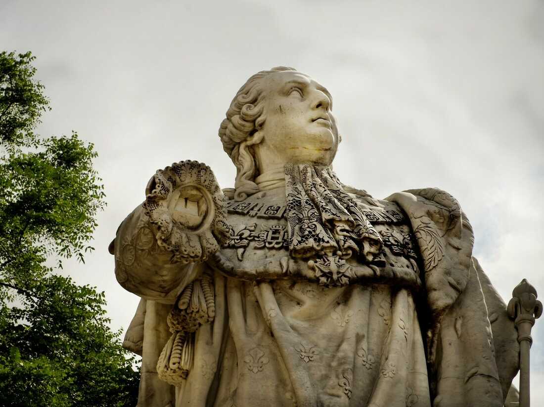 Louisville struggles to rehome statue of namesake Louis XVI : NPR