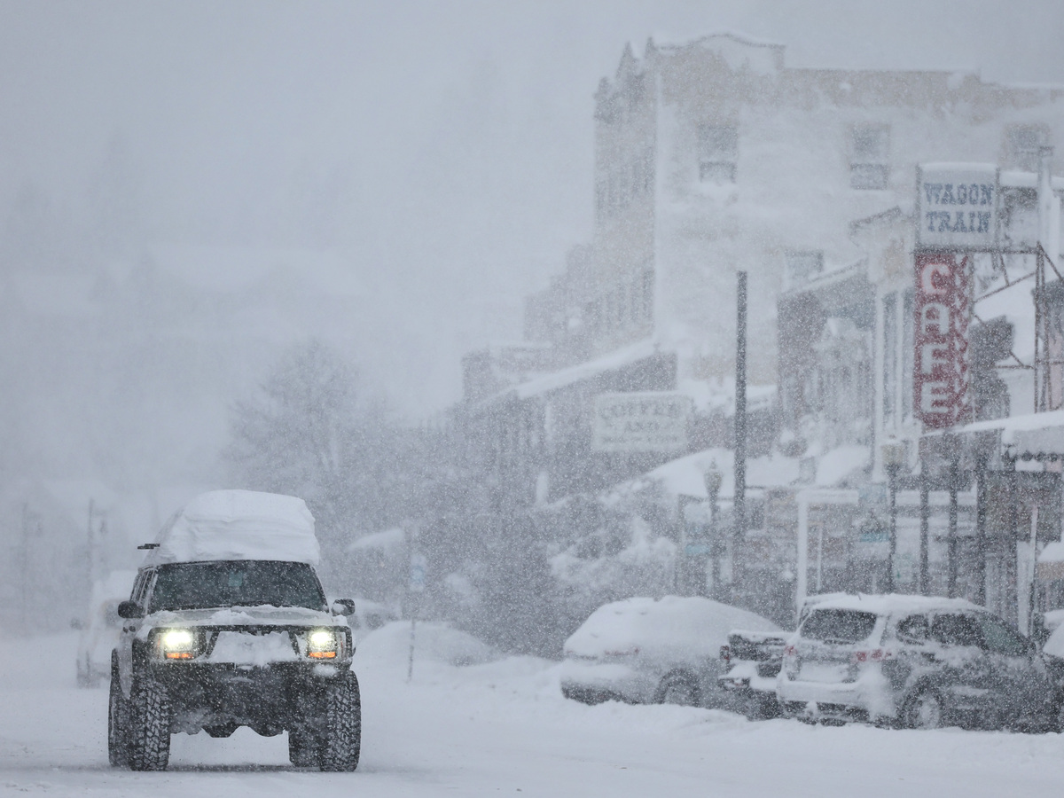 California blizzard slowly weakens, but a second storm is forecast for ...