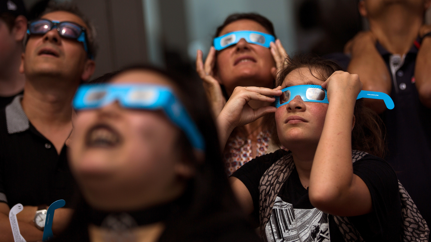 Some people suffered eye damage after viewing the 2017 solar eclipse. : NPR