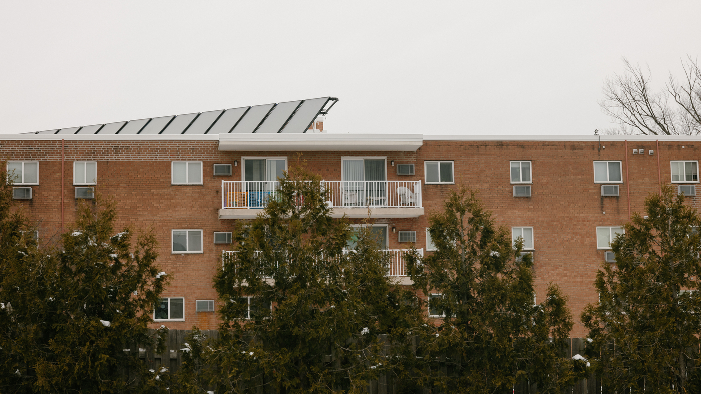 Philadelphia is experimenting with giving renters cash : NPR