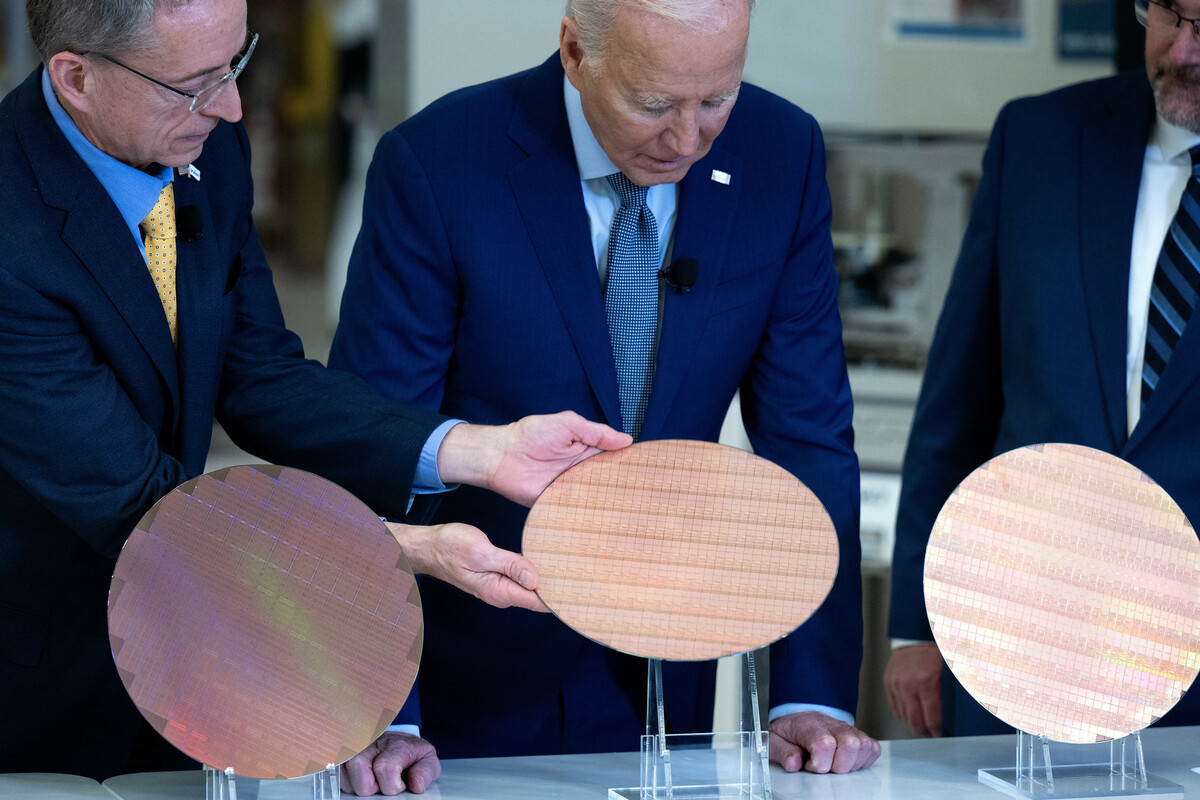 Biden is giving Intel $8.5 billion to build in Arizona and 3 other ...