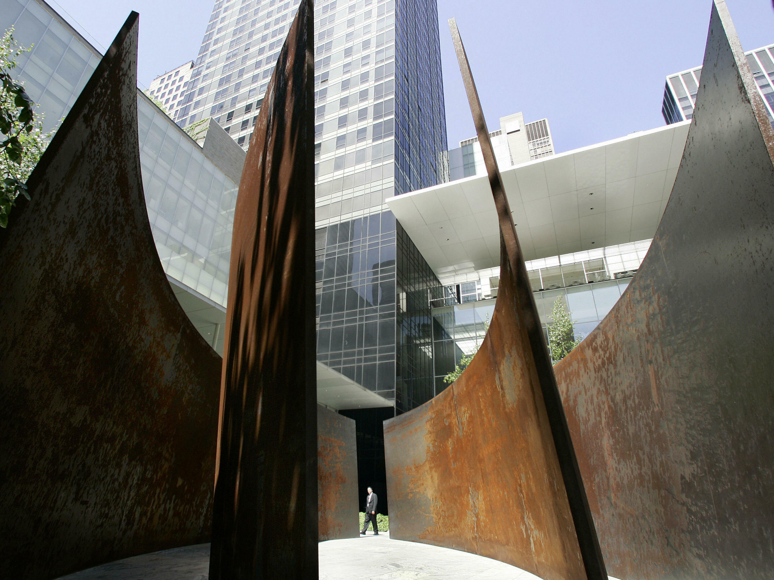 Photos: Remembering Richard Serra, a world-renowned 'poet' of metals ...