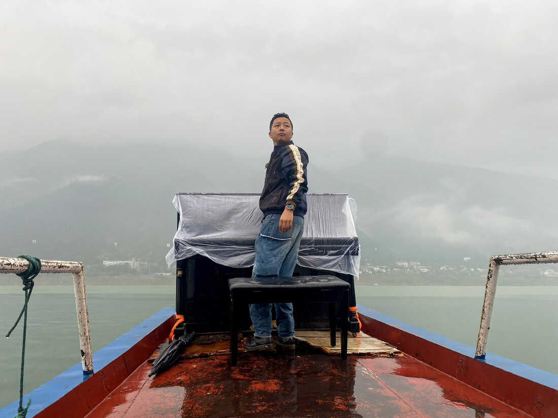 In China, a man plays the piano to make space for grief : Up First : NPR