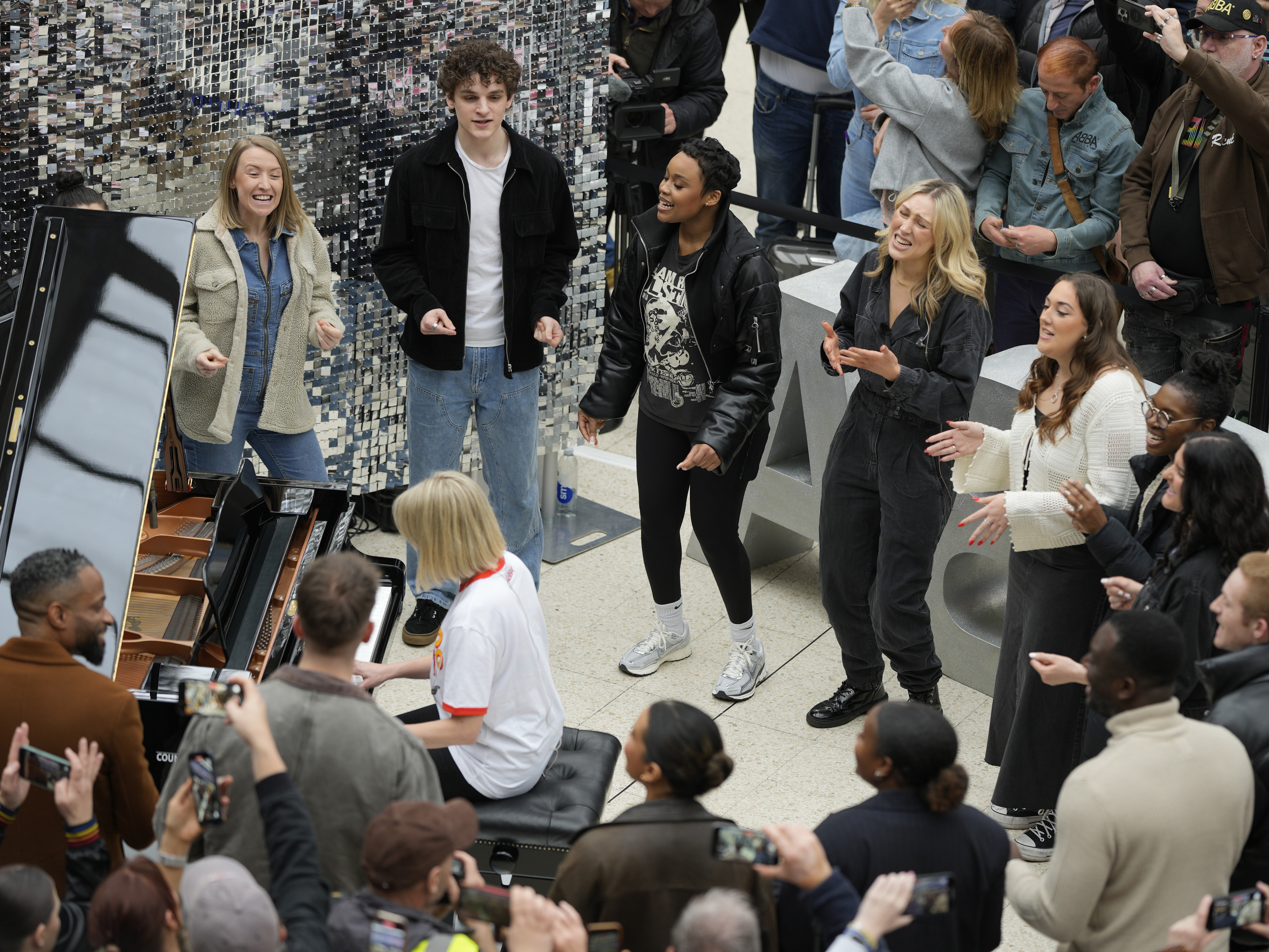 ABBA fans celebrate 'Waterloo' Eurovision victory, 50 years on | News ...