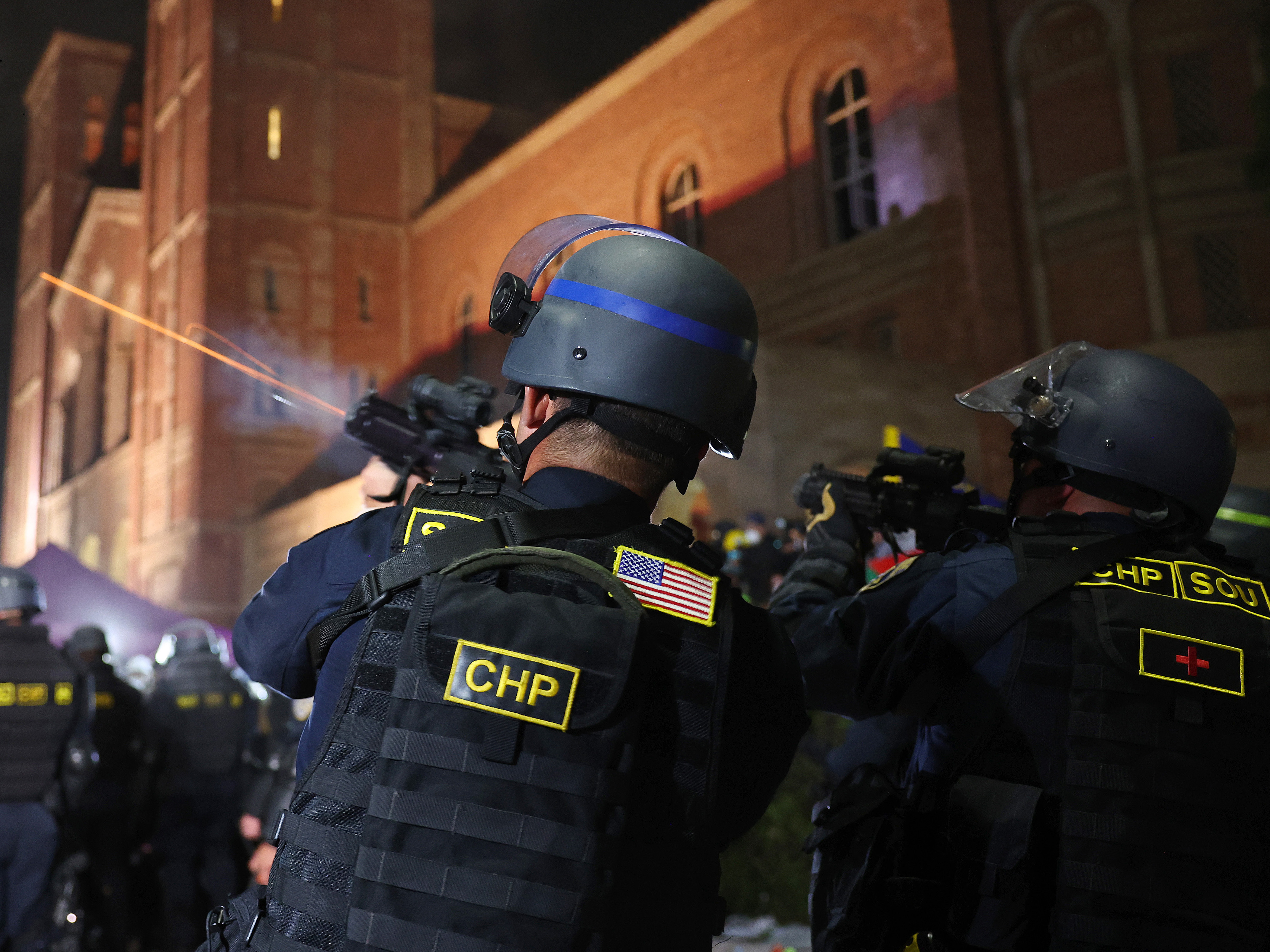 In NYC and LA, police response to campus protests draws sharp criticism ...