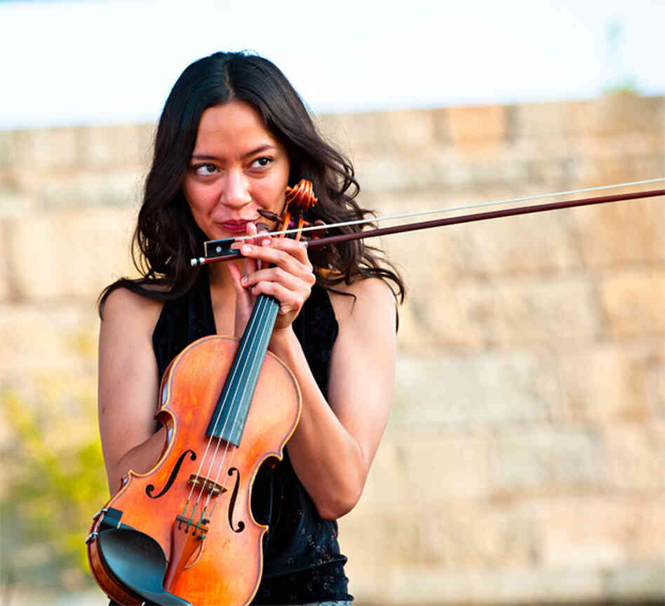 Lucia Micarelli: Lucia Micarelli Video – XNOX