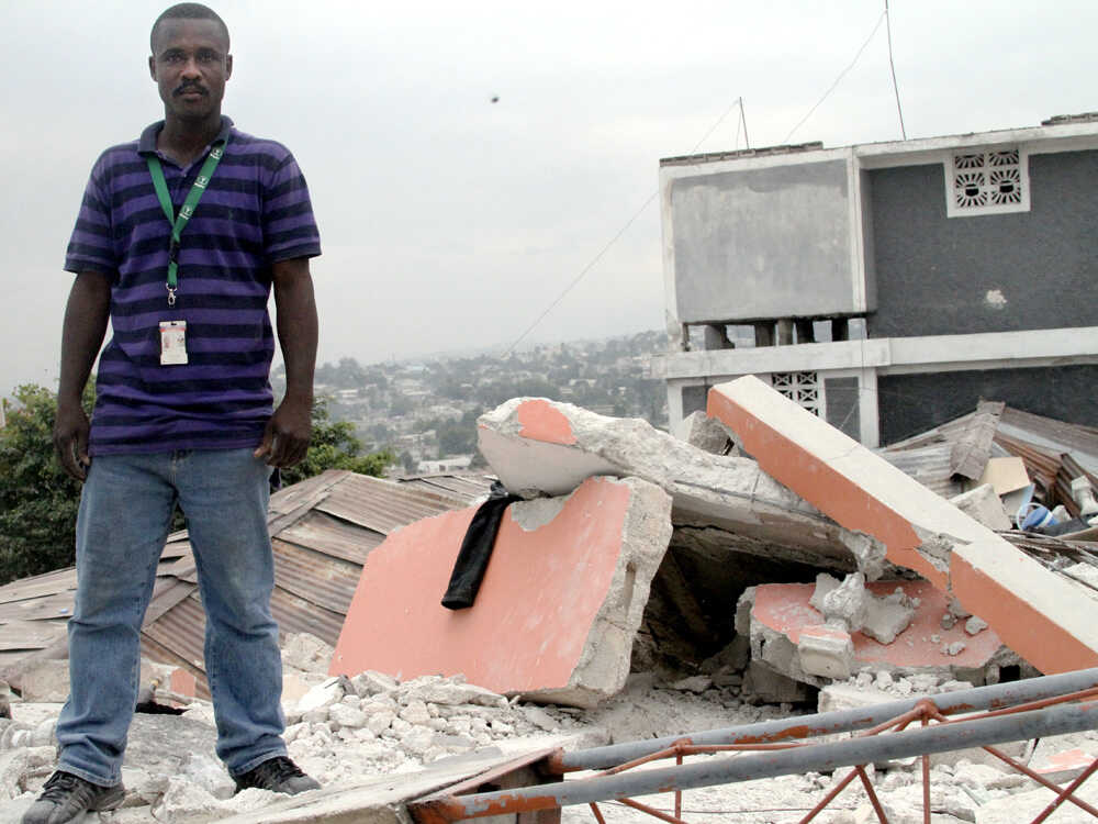 In Forsaken Part Of Port-Au-Prince, Flames And Tears As Haiti Copes ...