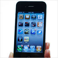 Beauty Versus Beast: Droid X Is A Nice Alternative To iPhone 4 : All ...