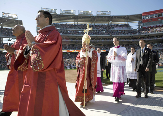 Pope Conducts Mass with Thousands in Washington : NPR