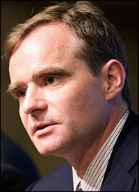 Simon Johnson: Fighting America's 'Financial Oligarchy - Democratic ...