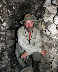 Tomb Raiders Threaten Mayan City's History