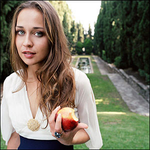 Fiona Apple's 'Extraordinary Machine' : World Cafe : NPR